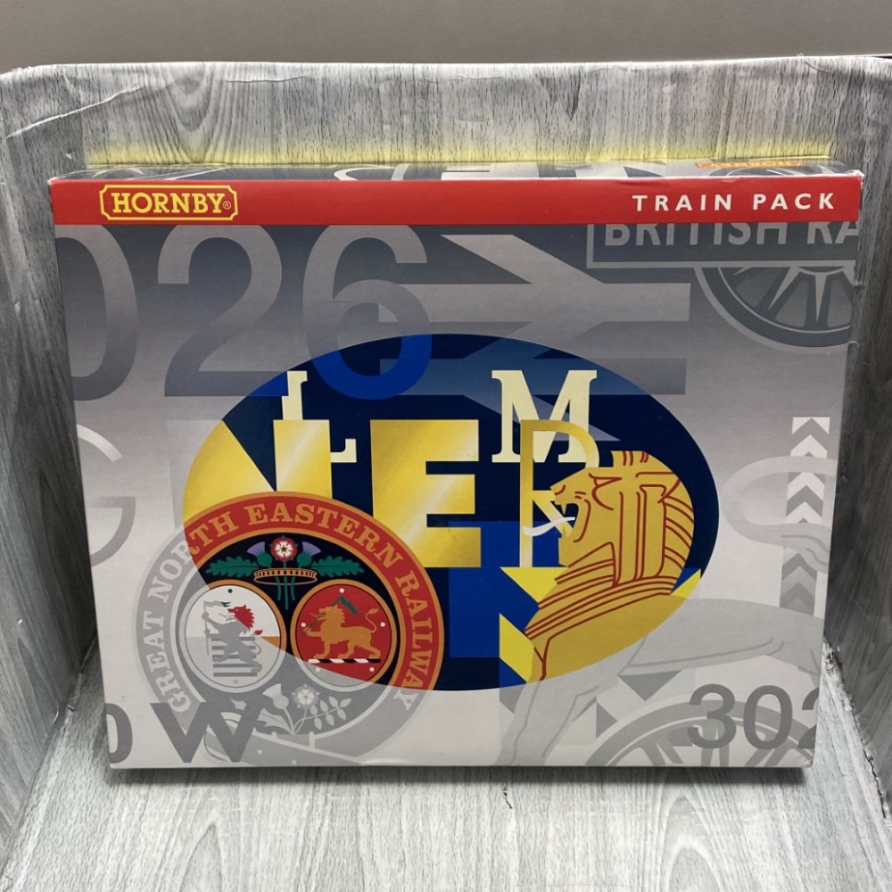 HORNBY R 2373M "SILVER FOX" TRAIN PACK - Own4Less